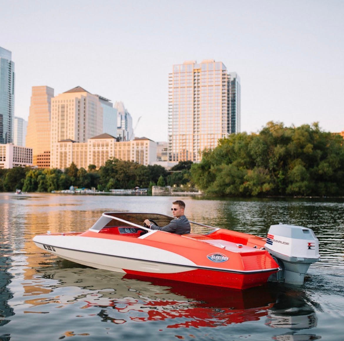 Solitaire Retro Boat Daily Cruise | Retro Boats ATX